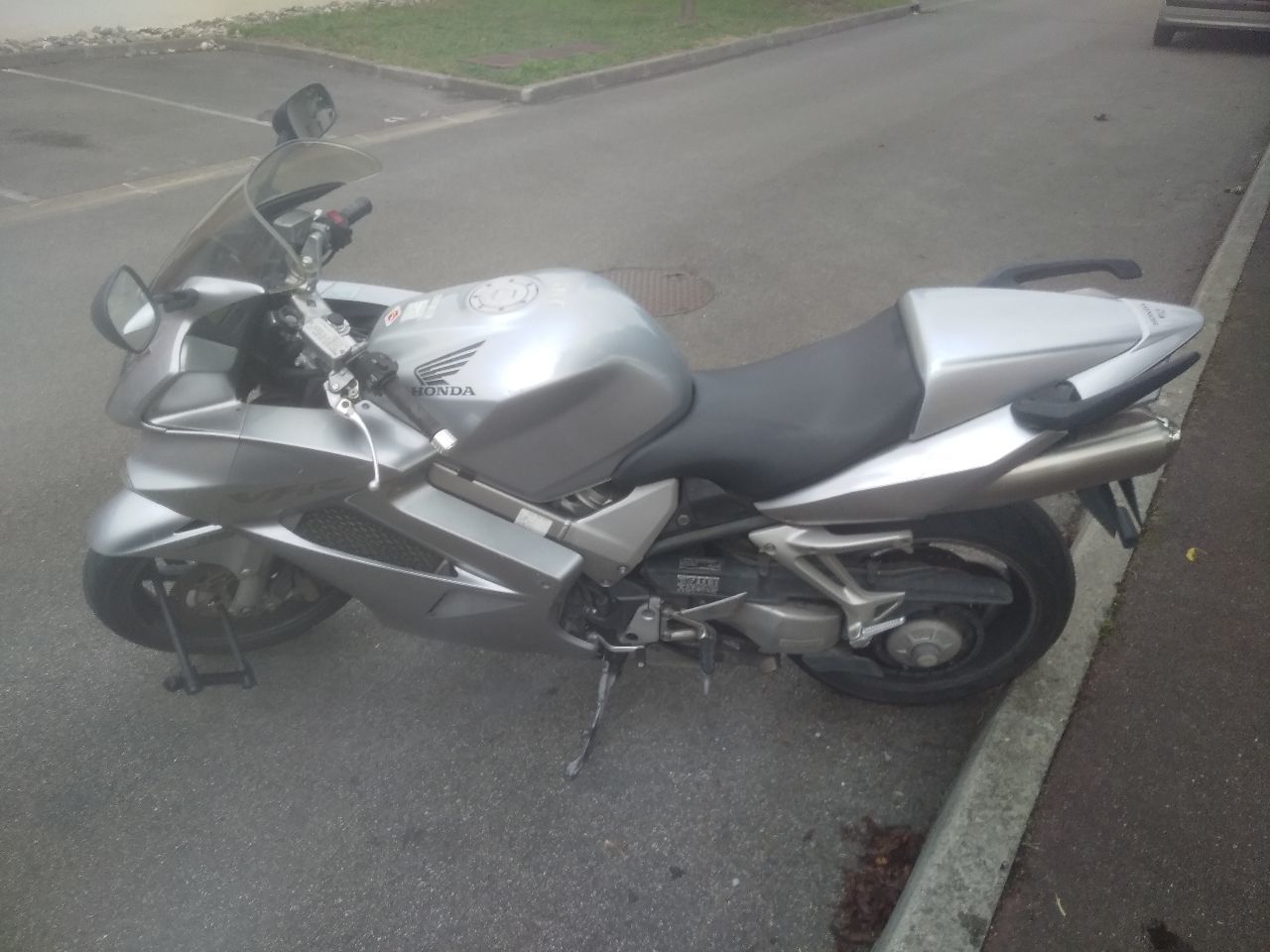 HONDA VFR 800 - Pyrenees Atlantiques - Bonnie&Car occasion